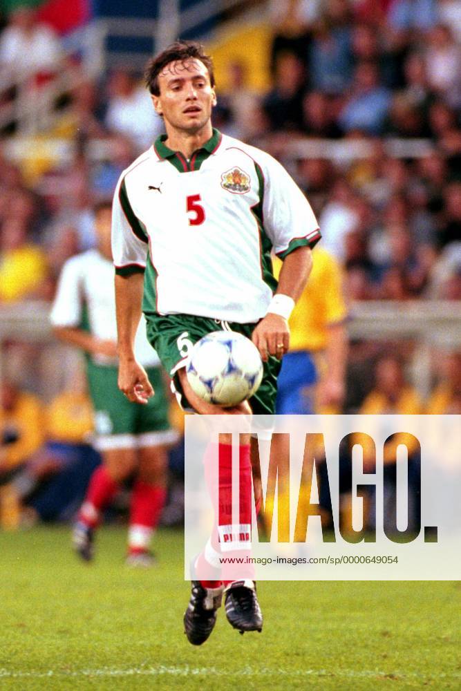 Georgi Markov (Bulgarien) am Ball Fußball Länderspiel Herren ...