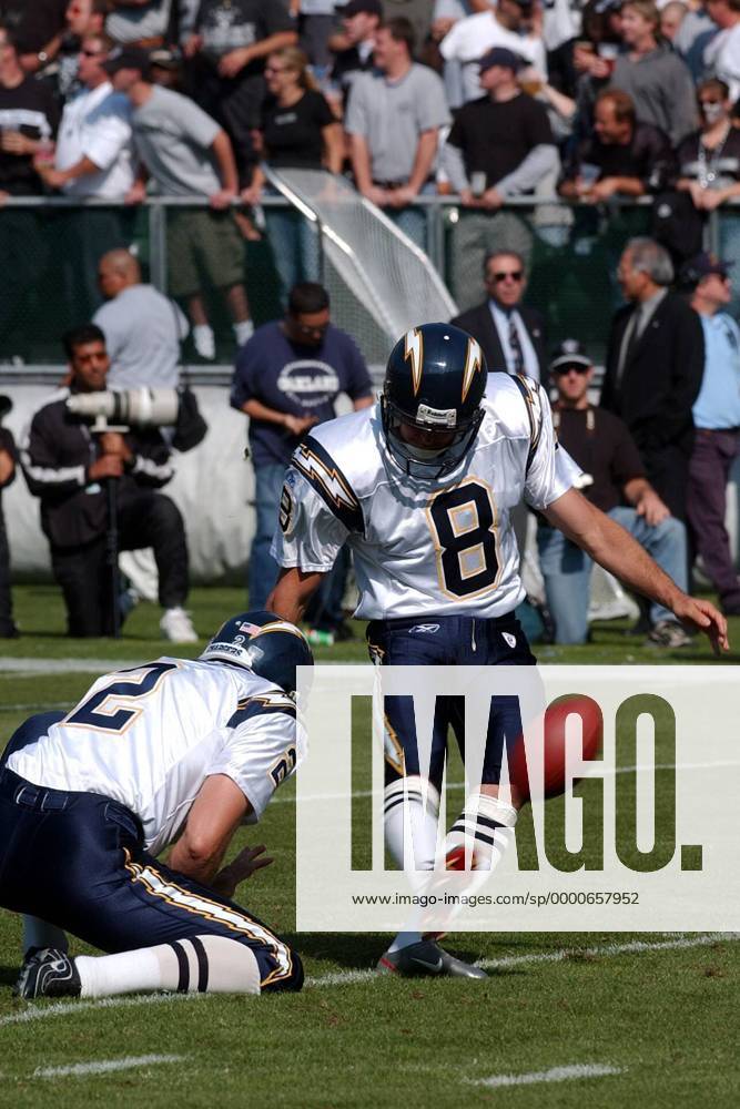 Punter Darren Bennett hat die Pille für Kicker Steve Christie zurecht ...