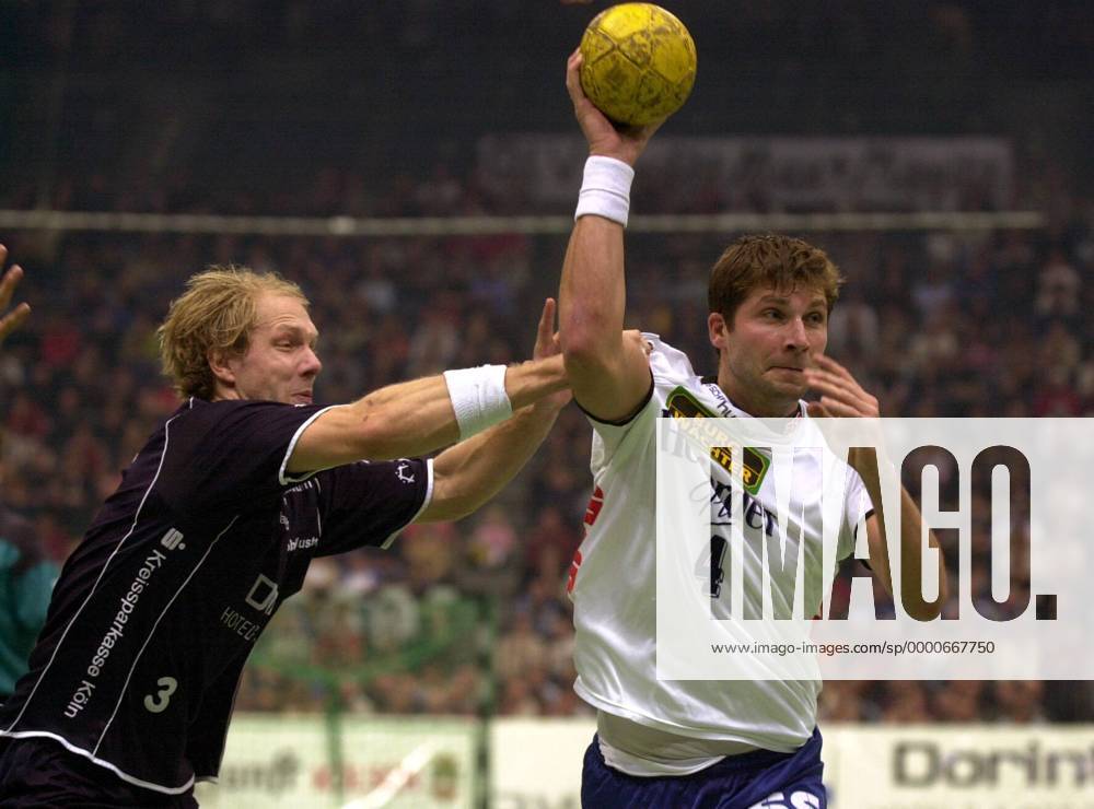 Daniel Stephan (re., Lemgo) gegen Jörn Ilper (Gummersbach) Handball 1 ...