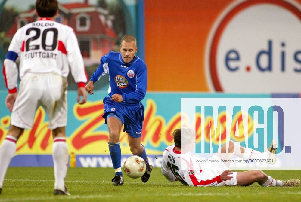 Marcus Lantz vorbei an Aliaksandr Hleb Fußball 1. BL Herren Saison 2002 ...