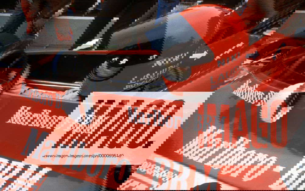 Niki Lauda (Österreich BRM) im Cockpit seines Boliden Motorsport Grand ...