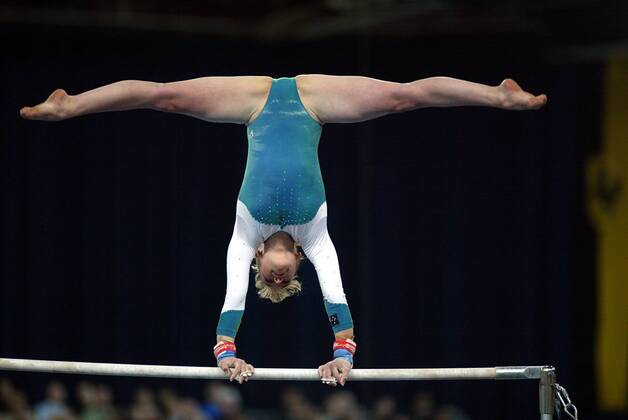 Jacqui Dunn (Australien) - Stufenbarren Turnen Damen 20 ...