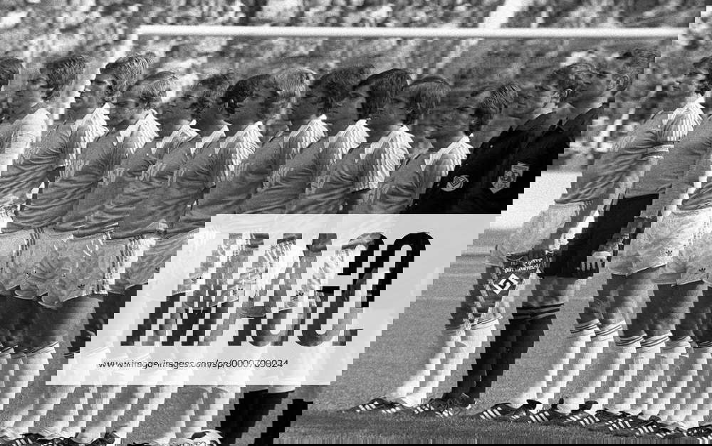 Mannschaftsvorstellung HSV, v.li.: Peter Nogly, Rudi Kargus, Manfred ...