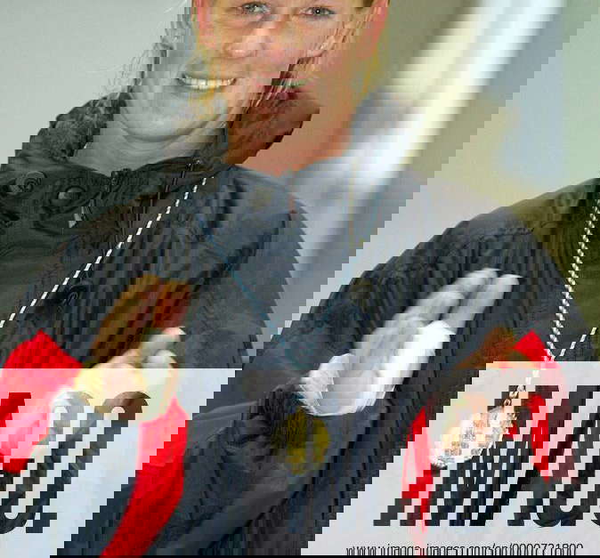 Anke Piper (Deutschland) mit ihrer Goldmedaille Wasserspringen Damen ...