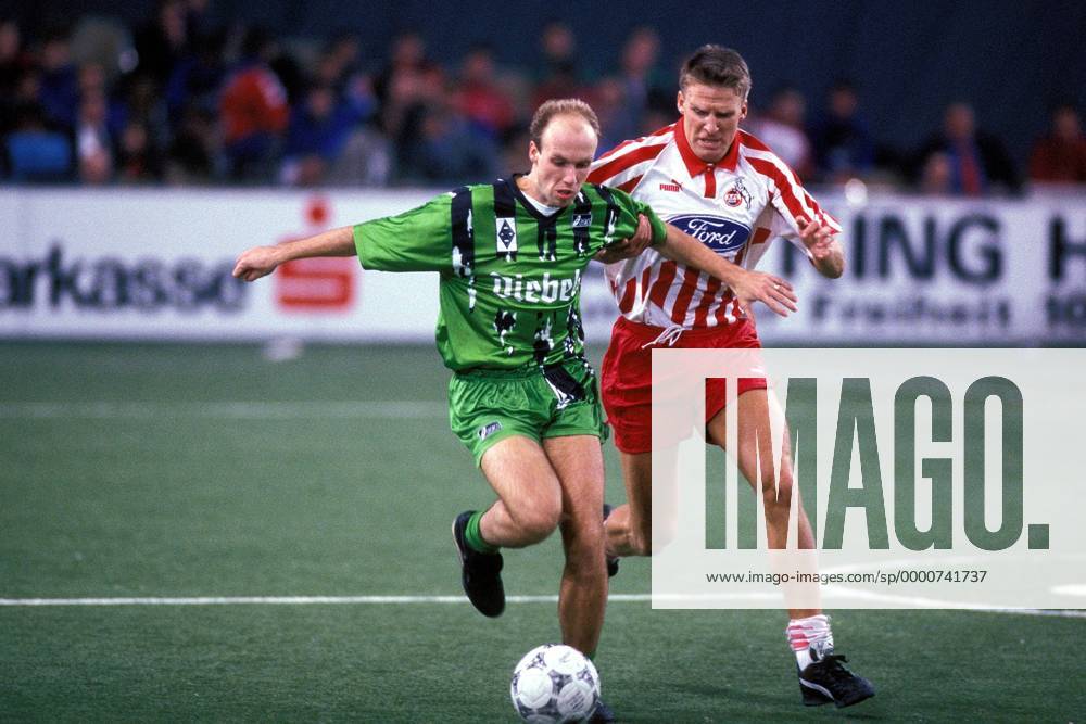 Peter Wynhoff gegen Alfons Higl Fußball 1. BL Herren DFB-Hallen-Pokal ...