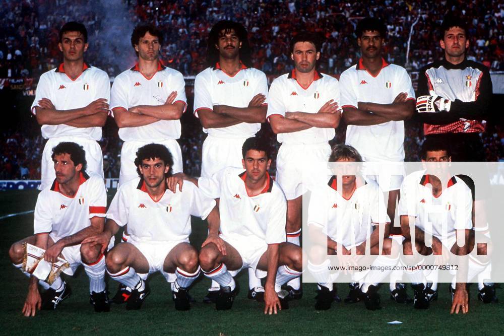 Mannschaftsfoto Milan, hinten v.li.: Paolo Maldini, Marco van Basten ...