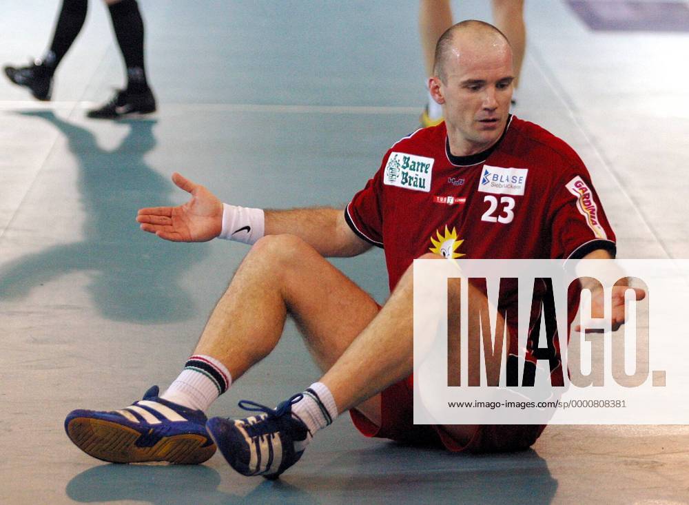 Damir Radoncic am Boden Handball 1. BL Herren Saison 2002 2003, TuS-N ...