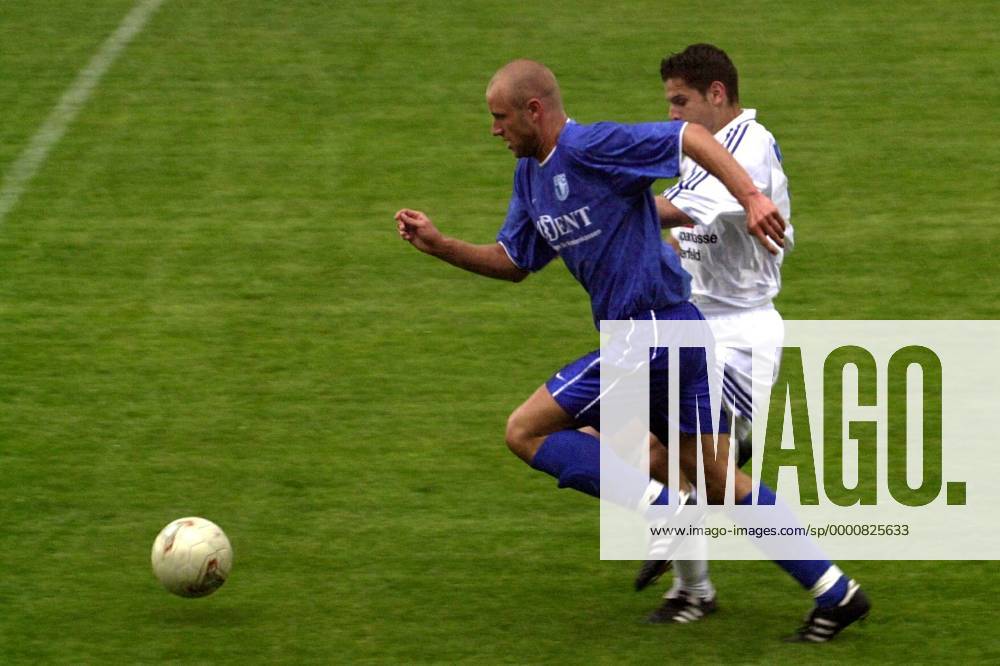 Marcel Probst (li., FCM) gegen Maik Rüdiger (GW Wolfen) Fußball Herren ...