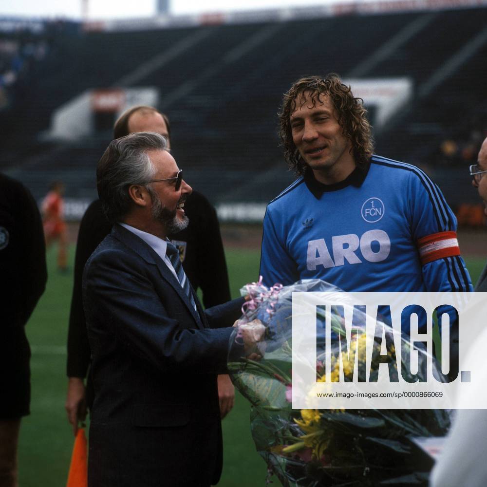 Michael A. Roth, 85. Geburtstag am 13. August Torwart Rudi Kargus (re ...