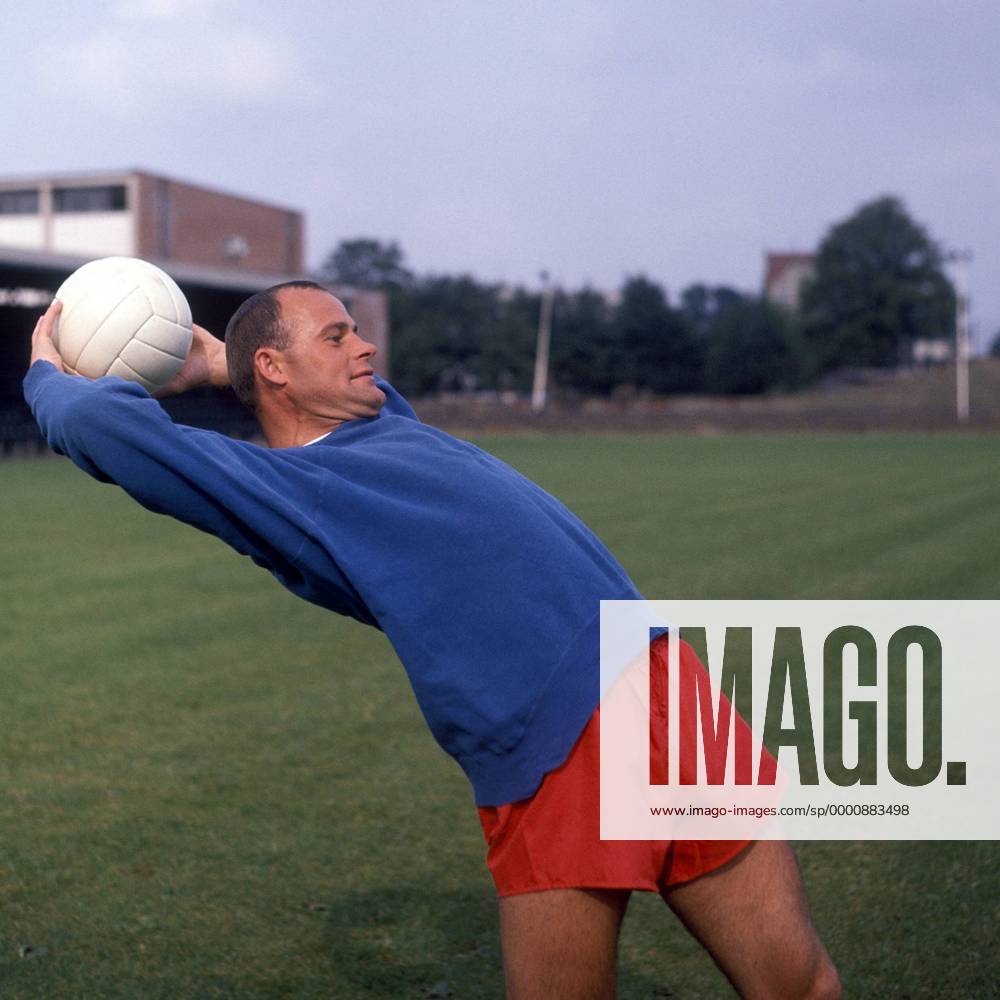 Willi Giesemann (HSV) - Einwurf Fußball 1. BL Herren DEUTSCHSPRACHIGE ...