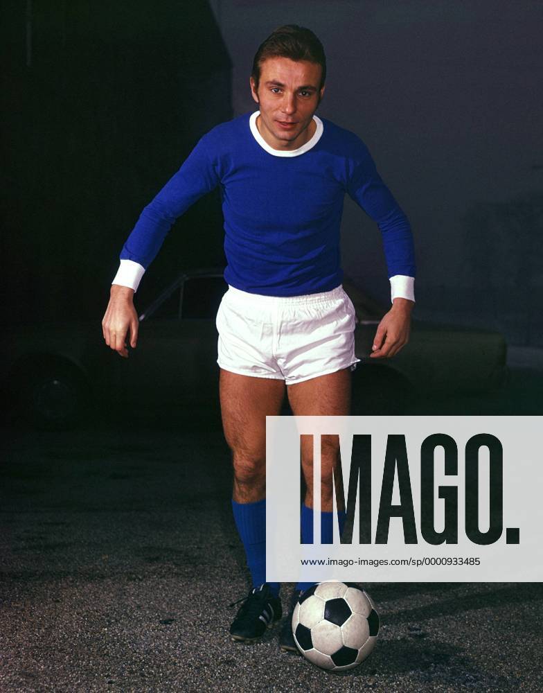 Reinhard Stan Libuda (FC Schalke 04) am Ball Fußball 1. BL Herren ...