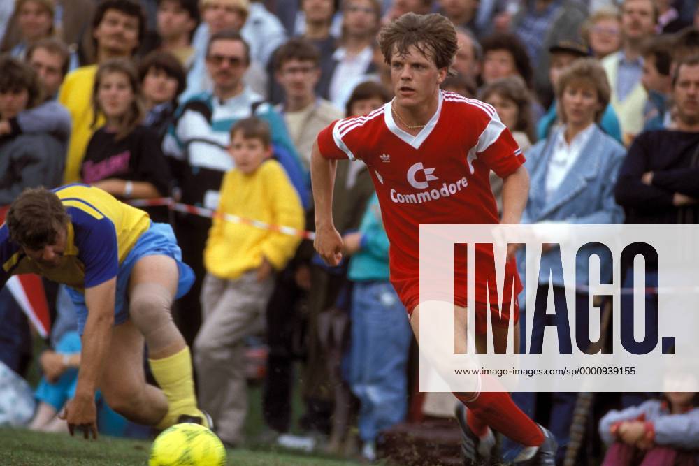 Lars Lunde (Bayern) am Ball Fußball 1. BL Herren DEUTSCHSPRACHIGE ...