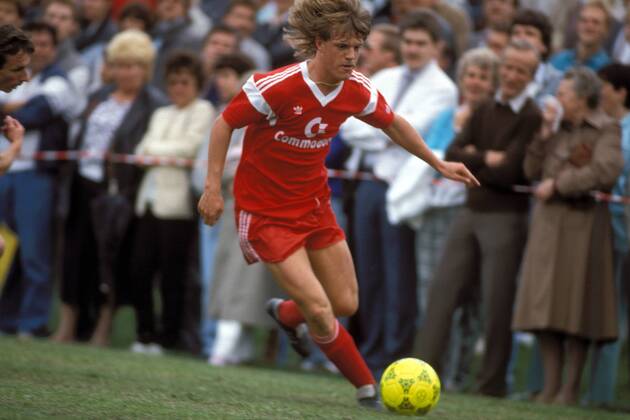 Lars Lunde (Bayern) am Ball Fußball 1. BL Herren DEUTSCHSPRACHIGE ...