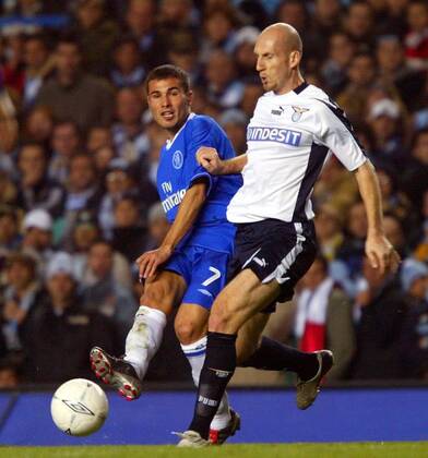 Adrian Mutu (li., Chelsea) gegen Jaap Stam (Lazio) Fußball EC 1 Herren ...