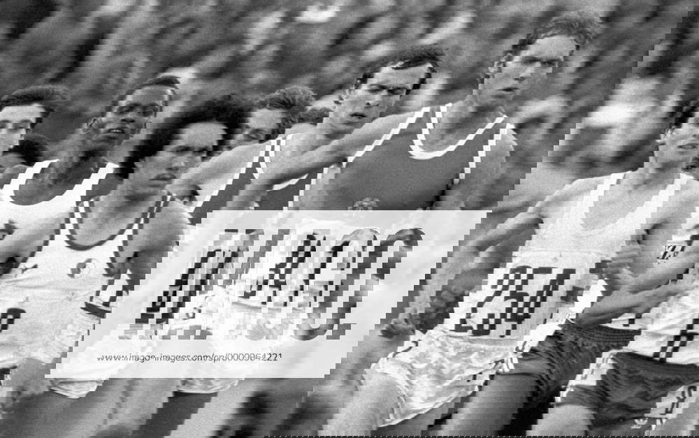 Olympischer 800m-Vorlauf - Detlef Wagenknecht (re.) vor Olaf Beyer ...