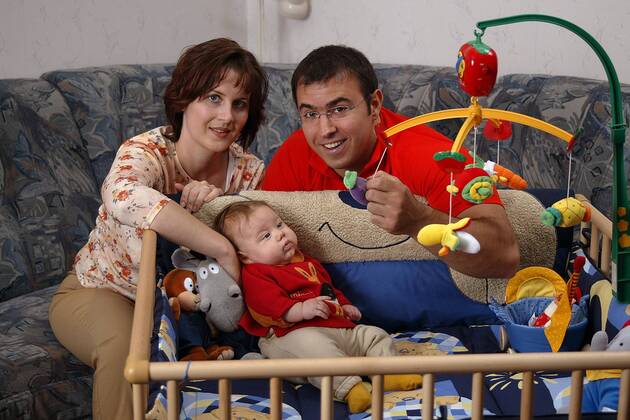 Gewichtheber Oliver Caruso und seine Frau Corinna beschäftigen ihre ...