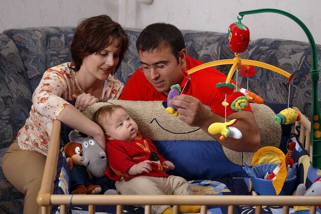 Gewichtheber Oliver Caruso und seine Frau Corinna beschäftigen ihre ...