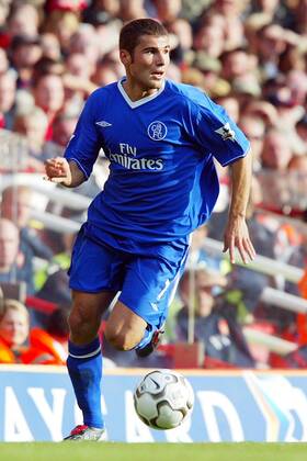 Adrian Mutu am Ball Fußball Herren English Premier League 2003 2004, 1 ...
