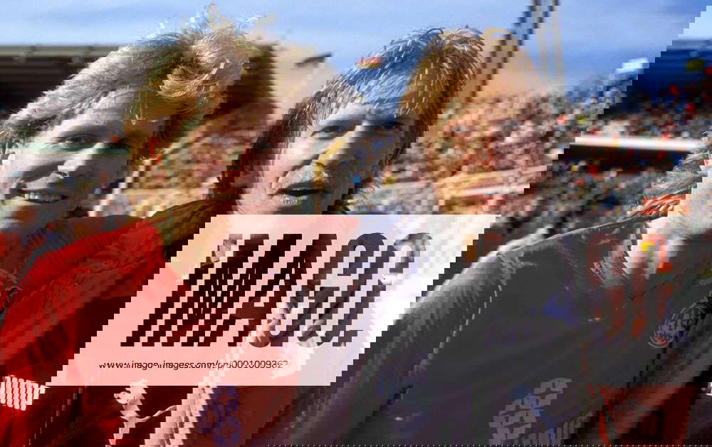 Armin Görtz (li.) und Uwe Rahn (beide Köln) - Schlußjubel Fußball 1. BL ...