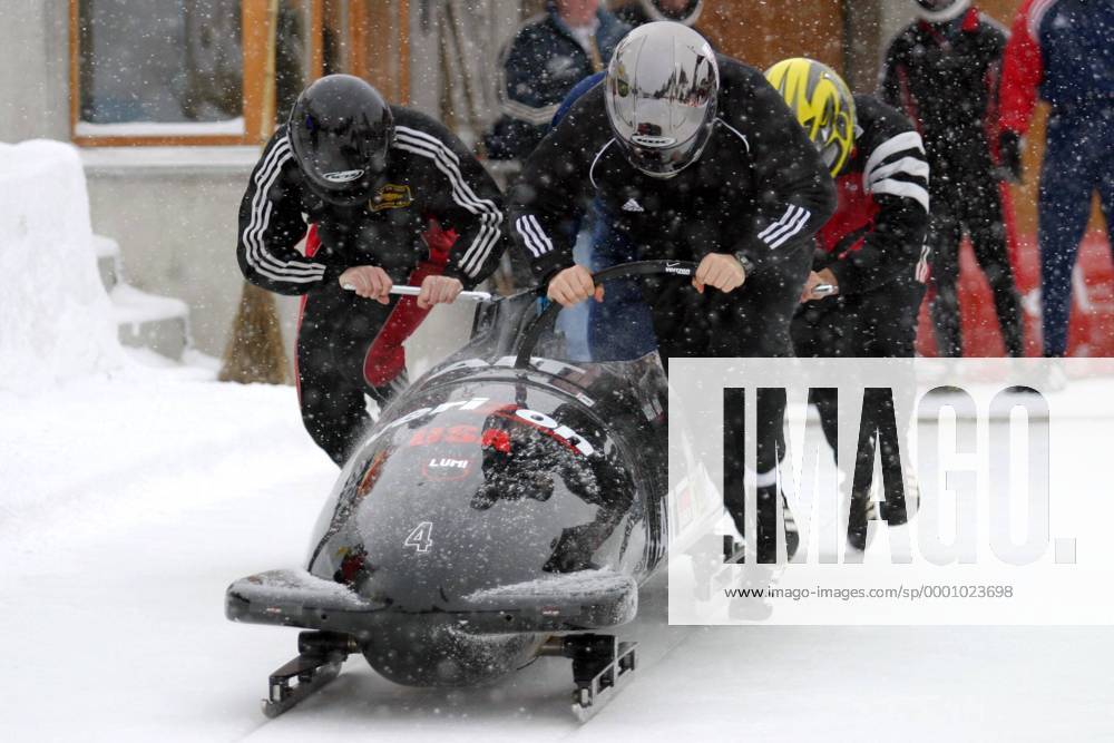 Pilot Todd Hays, Robin Calleja, Shane McEjzie und Aron McGuire - Start Bobsport Herren Europacup