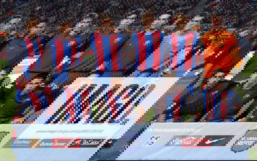 Mannschaftsbild FC Barcelona: hinten v. li.: Ronaldinho, Michael ...