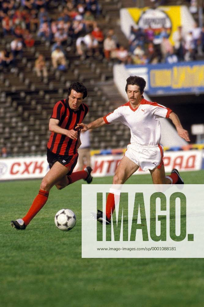 Radoslav Zdravkov (re., CFKA Sredez Sofia) setzt sich gegen Boicho ...