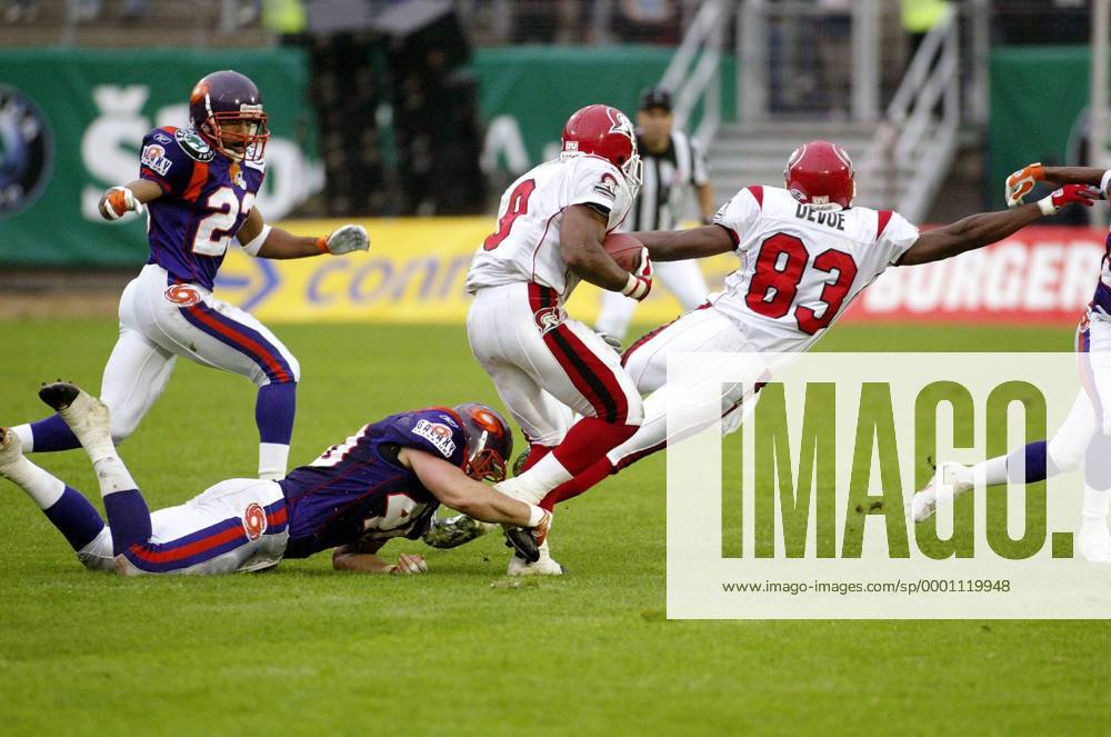 Running Back Avon Cobourne (2.v.re.) und Wide Receiver Todd Devoe (83 ...