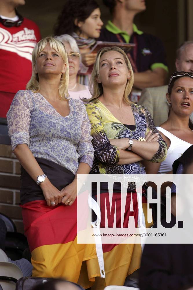 Spielerfrauen Pia Ziege (li.) - Ehefrau von Christian Ziege und Tina ...