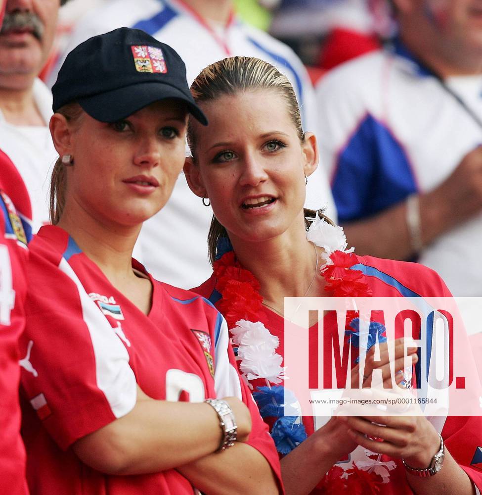 Hedvika Koller (li., Ehefrau von Jan Koller) und Eva Kilianova ...