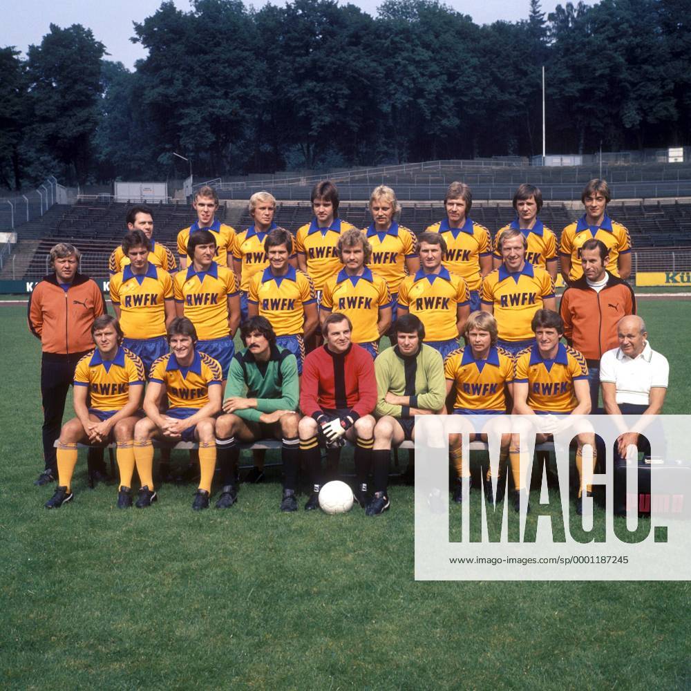 Wuppertaler SV 1977 1978, hi.v.li.: Zeugwart Gerke, Michael Lösch ...