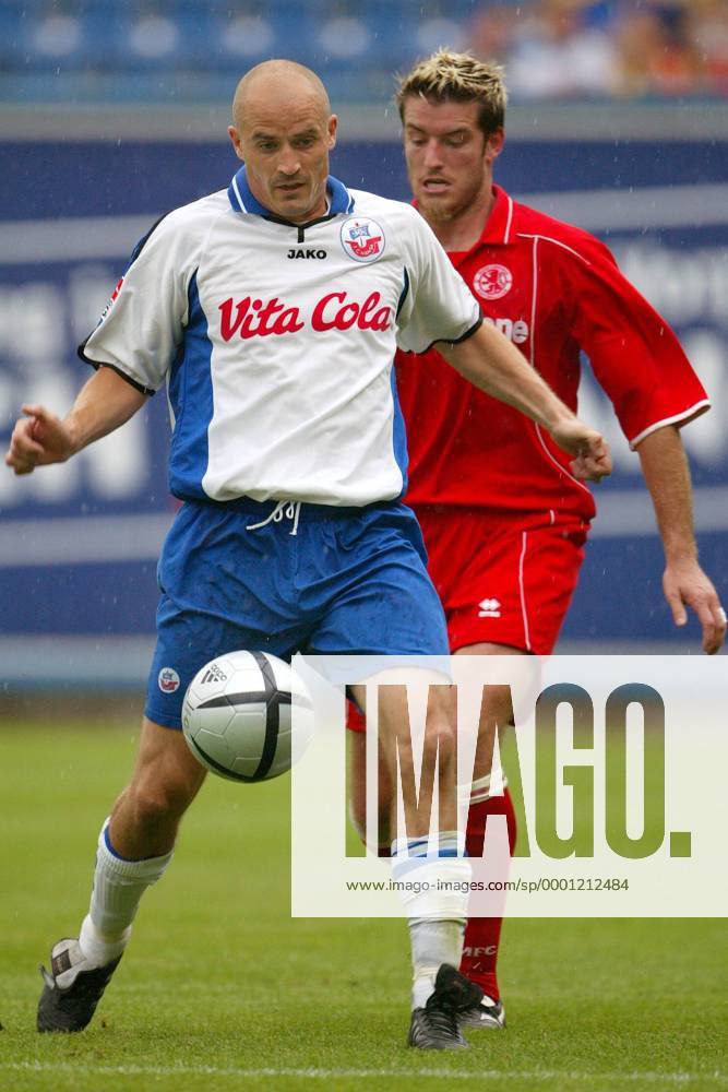 Magnus Arvidsson gegen Franck Queudrue Fußball Herren ...