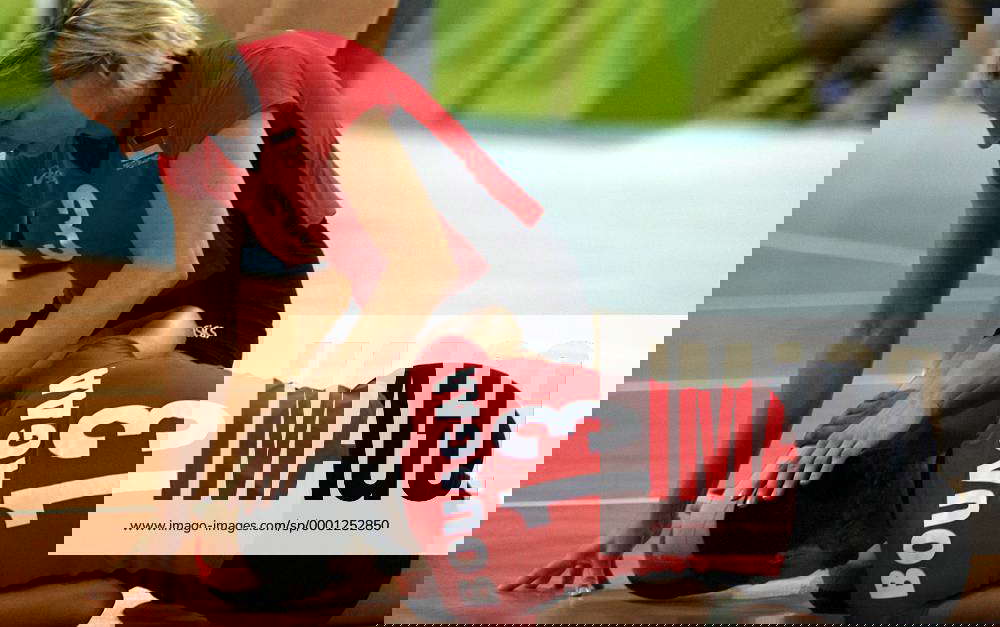 Tanja Hart (oben) sorgt sich um Atika Bouagaa (beide Deutschland ...