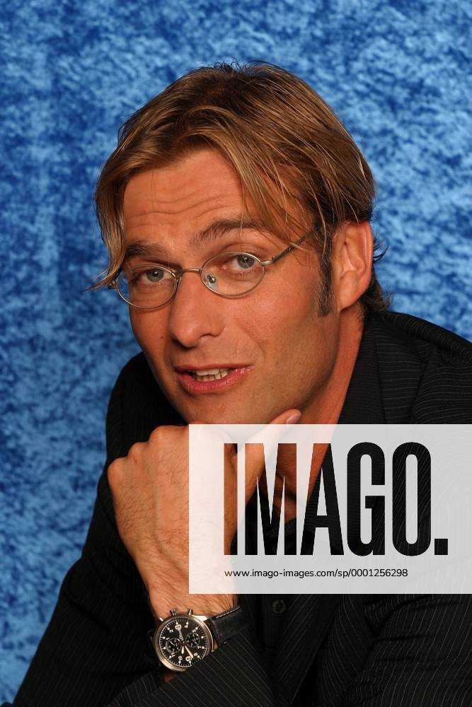 Trainer Jürgen Klopp (Mainz) in Denkerpose Fußball 1. BL Herren ... Trainer Jürgen Klopp (Mainz) in Denkerpose Fußball 1. BL Herren ...