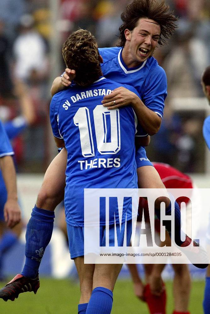 Benjamin Kern und Torschütze Theres - Torjubel Fußball Herren Regionalliga Süd 2004 2005, 3. Liga