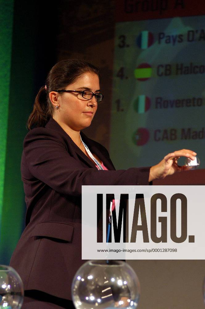 Natalie Sandmann, Mitarbeiterin der FIBA Europe Pressestelle, als ...