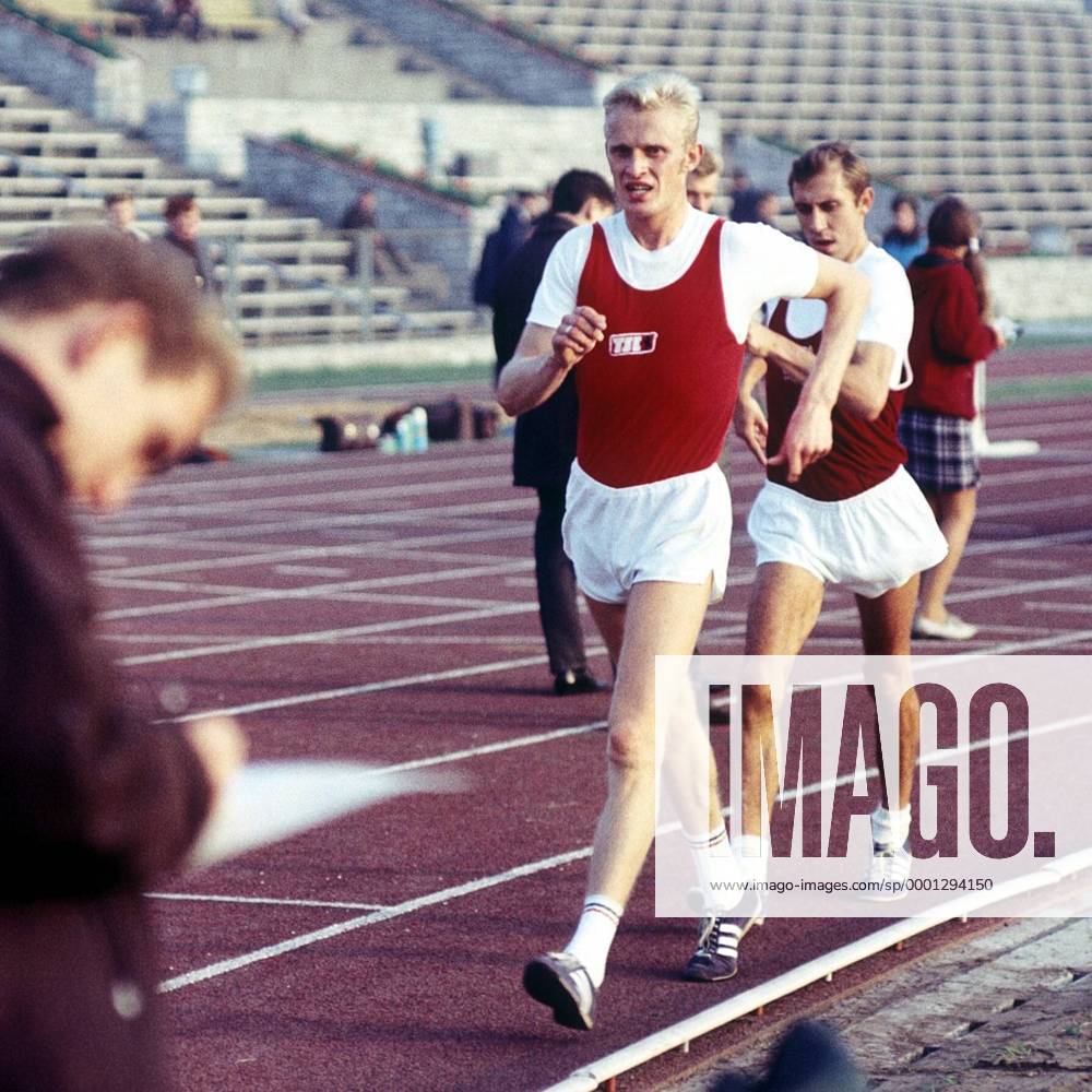 Gerhard Sperling vor Hans Georg Reimann Leichtathletik Herren Meeting ...