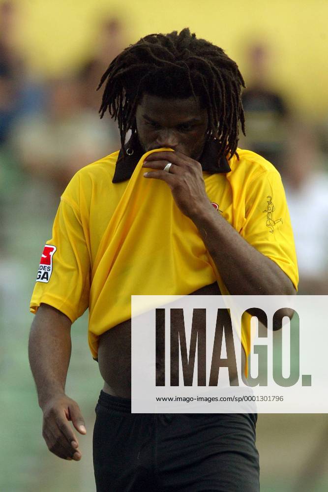 Daniel Jules Wansi enttäuscht Fußball 2. BL Herren Saison 2004 2005, 1 ...