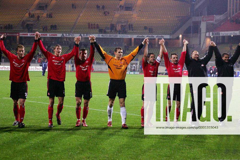 Schlußjubel Nürnberg, v.li.: Thomas Paulus, Stefan Kießling, Marek Nikl ...