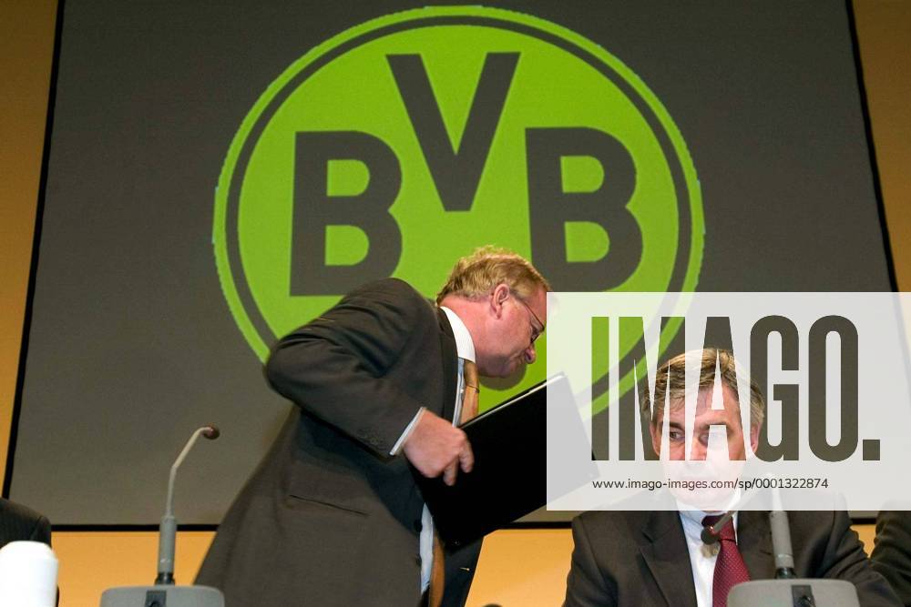 Der scheidende Präsident Gerd Niebaum (li.) und Manager Michael Meier ...