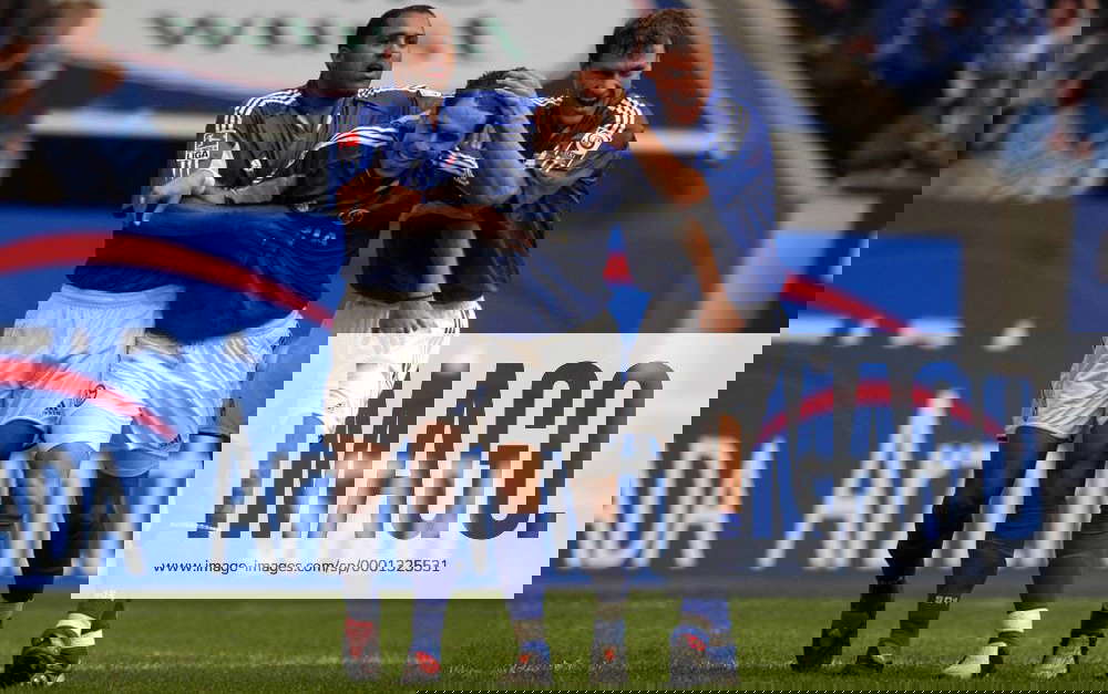 Torjubel Schalke, v.li.: Ailton, Torschütze Lincoln und Ebbe Sand ...