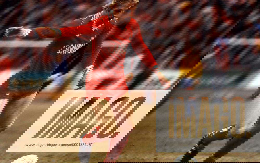 Benny Wendt (Lautern) am Ball Fußball 1. BL Herren DEUTSCHSPRACHIGE ...