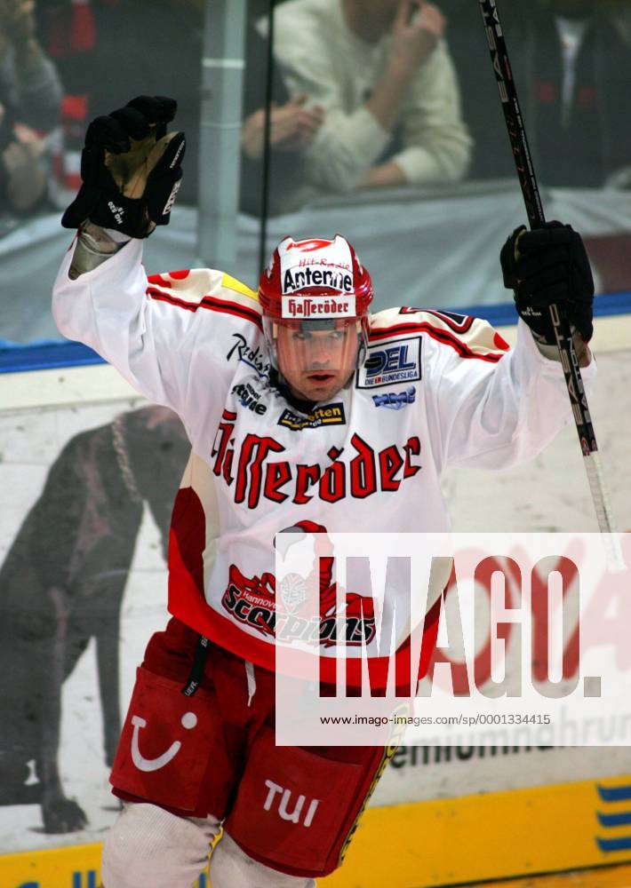 Jason Cipolla (Hannover) - Torjubel Eishockey DEL Herren DEB Pokal 2004 ...