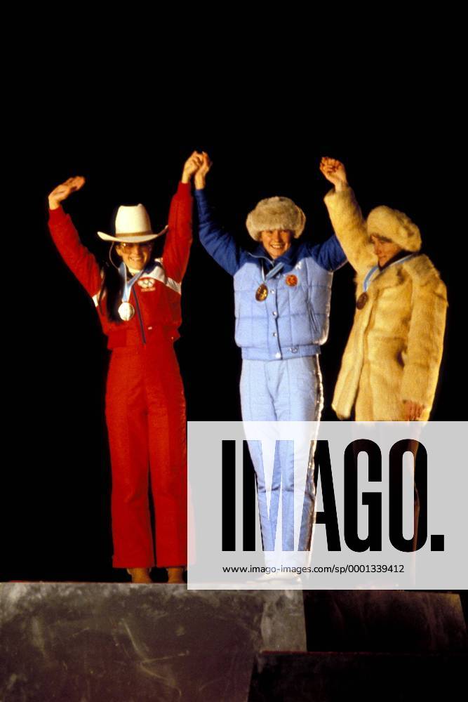 Siegerehrung 500m v.li.: Leah Mueller Poulos, Karin Enke und Natalja ...