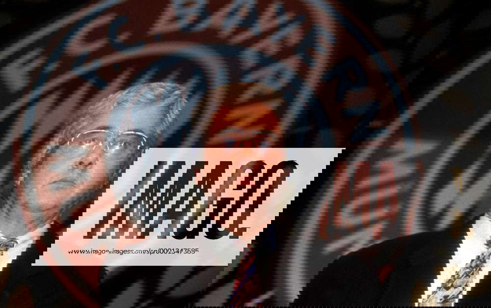 Präsident Dr. Fritz Scherer (Bayern) nachdenklich während der ...