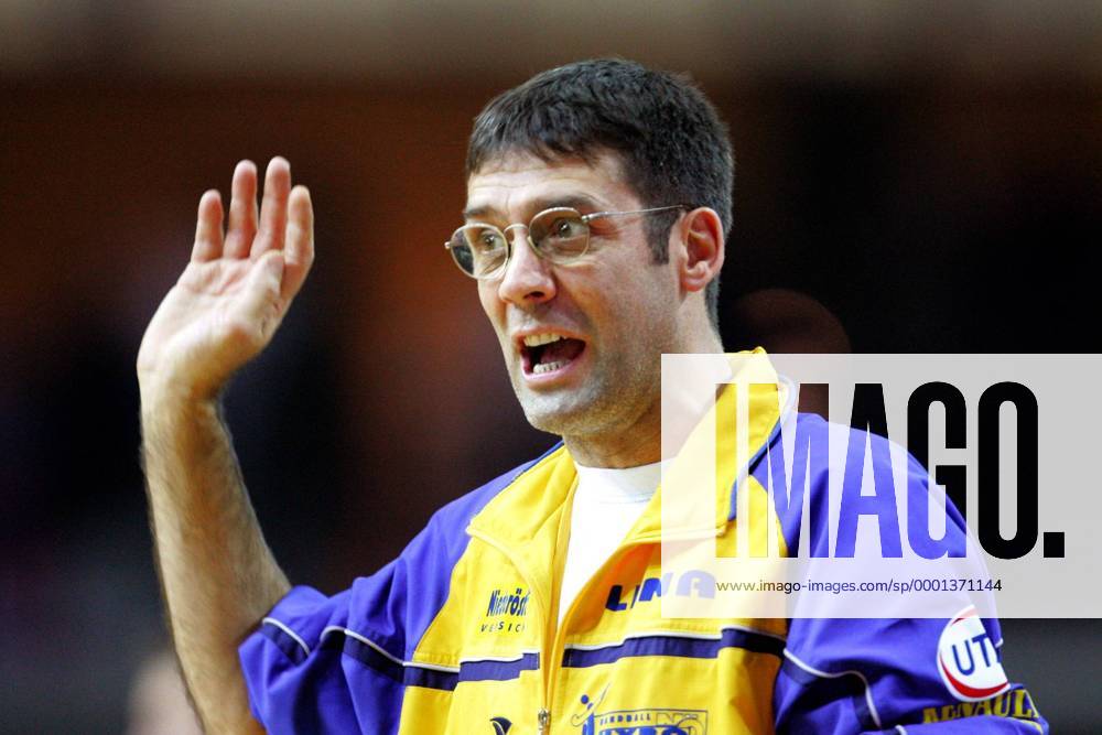 Trainer Mile Isakovic unzufrieden Handball EM Damen Clubteams ...