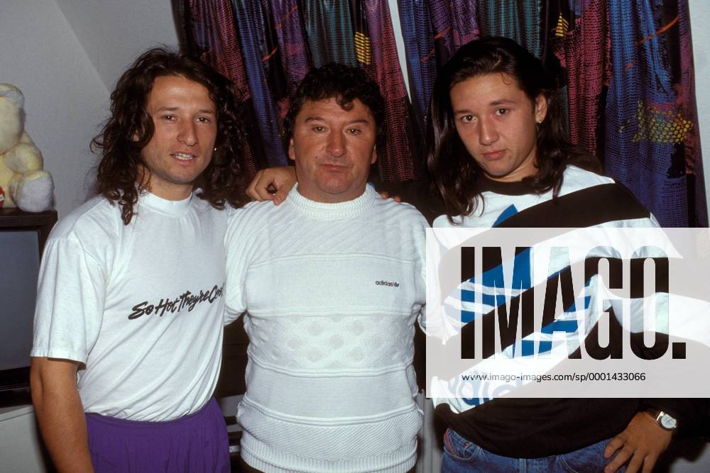 Sergio Zarate (li., 1. FC Nürnberg Argentinien) und sein Bruder Rolando ...