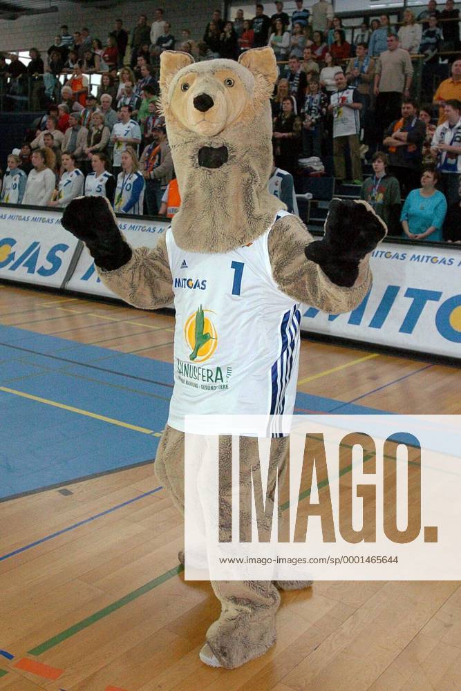 Der Wolf, das Maskottchen des MBC Basketball Herren BBL Saison 2004 ...