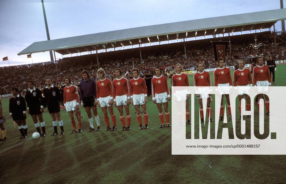 Mannschaftsbild Polen, v.re.: Zygmunt Maszczyk, Robert Gadocha ...
