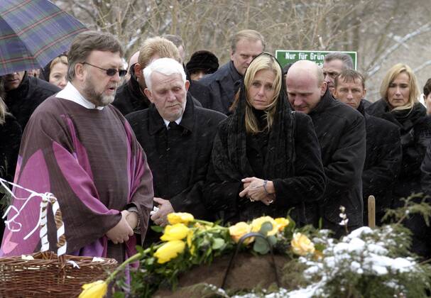 Grabrede für Burkhard Cramer, der zu Lebzeiten Leibwächter für u.a ...