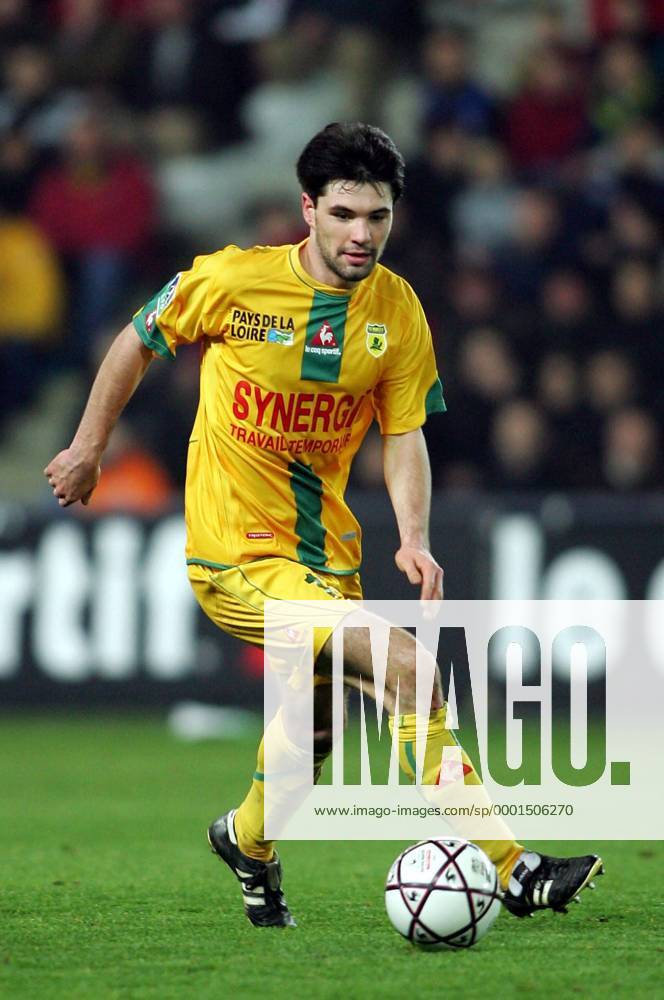 Jeremy Toulalan (Nantes) am Ball Fußball Herren Ligue Une 2004 2005, 1 ...
